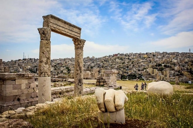 Cheap Non-Stop Flights from London to Amman Today – Book Now!